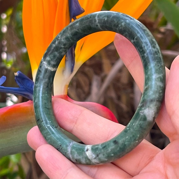 Vintage | Jewelry | Vintage Green Serpentine Jade Bangle Bracelet ...